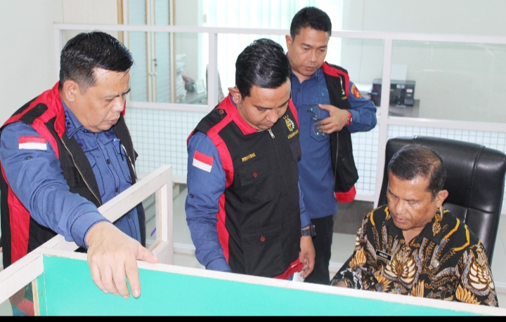 Cari Bukti Dugaan Korupsi Proyek Pengadaan Papan Tulis Interaktif ...